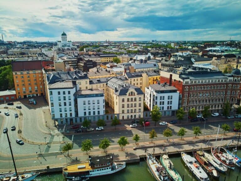 Helsinki Guided Tours - Ten Minute Travel Break